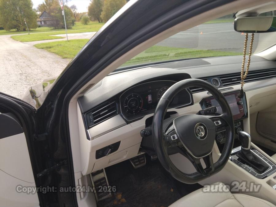 Black Volkswagen Passat 2017 in Tallinn, with an engine capacity of 2.00 L and mileage of 266 thousand km for 16999 €, photo 8 on AUTOMOTO.COM.LV