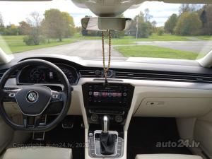 Black Volkswagen Passat 2017 in Tallinn, with an engine capacity of 2.00 L and mileage of 266 thousand km for 16999 €, photo 9 on AUTOMOTO.COM.LV