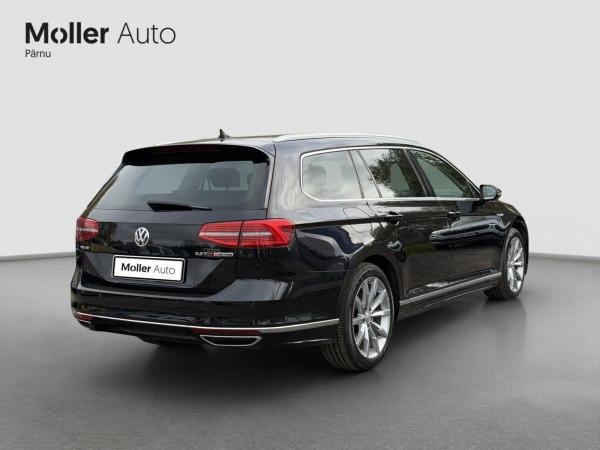 Black Volkswagen Passat 2017 in Parnu, with an engine capacity of 2.00 L and mileage of 185 thousand km for 16900 €, photo 3 on AUTOMOTO.COM.LV