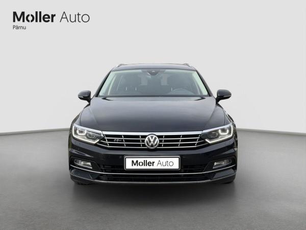 Black Volkswagen Passat 2017 in Parnu, with an engine capacity of 2.00 L and mileage of 185 thousand km for 16900 €, photo 4 on AUTOMOTO.COM.LV