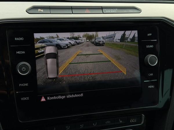 Black Volkswagen Passat 2017 in Parnu, with an engine capacity of 2.00 L and mileage of 185 thousand km for 16900 €, photo 10 on AUTOMOTO.COM.LV