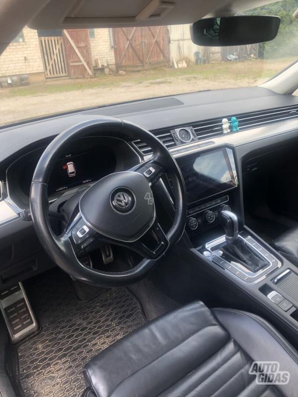 Black Volkswagen Passat 2018 in Kaunas, with an engine capacity of 2.00 L and mileage of 280 thousand km for 13500 €, photo 11 on AUTOMOTO.COM.LV