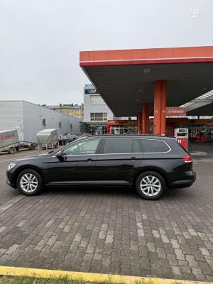 Black Volkswagen Passat 2018 in Panevezys, with an engine capacity of 1.97 L and mileage of 280 thousand km for 9800 €, photo 2 on AUTOMOTO.COM.LV