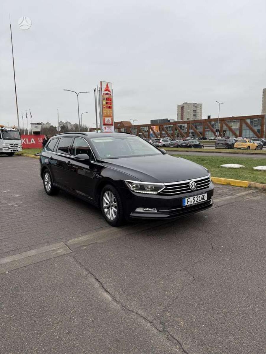 Black Volkswagen Passat 2018 in Panevezys, with an engine capacity of 1.97 L and mileage of 280 thousand km for 9800 €, photo 4 on AUTOMOTO.COM.LV
