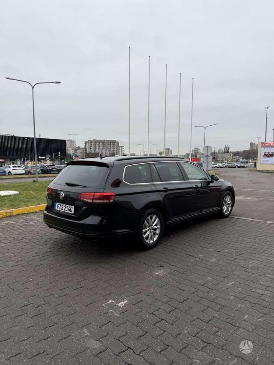 Black Volkswagen Passat 2018 in Panevezys, with an engine capacity of 1.97 L and mileage of 280 thousand km for 9800 €, photo 6 on AUTOMOTO.COM.LV