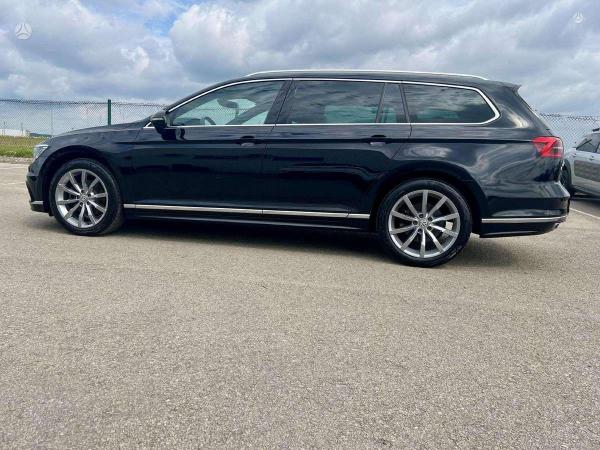 Black Volkswagen Passat 2018 in Marijampole, with an engine capacity of 1.97 L and mileage of 196 thousand km for 16698 €, photo 3 on AUTOMOTO.COM.LV
