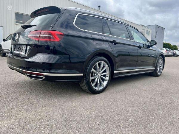 Black Volkswagen Passat 2018 in Marijampole, with an engine capacity of 1.97 L and mileage of 196 thousand km for 16698 €, photo 8 on AUTOMOTO.COM.LV