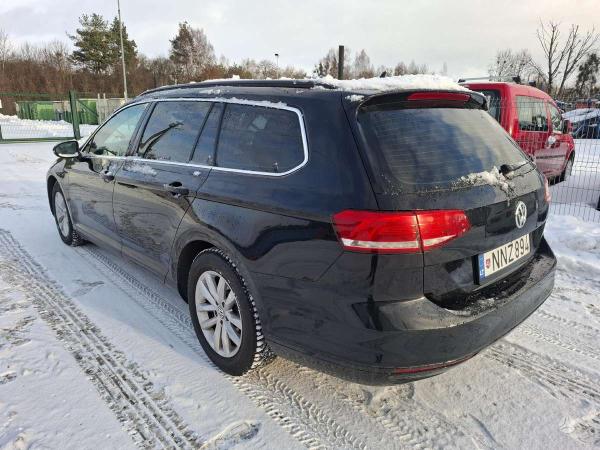 Black Volkswagen Passat 2018 in Prienai, with an engine capacity of 2.00 L and mileage of 279 thousand km for 8800 €, photo 3 on AUTOMOTO.COM.LV