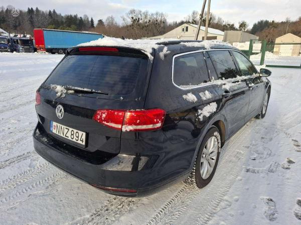 Black Volkswagen Passat 2018 in Prienai, with an engine capacity of 2.00 L and mileage of 279 thousand km for 8800 €, photo 4 on AUTOMOTO.COM.LV
