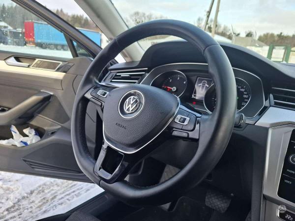 Black Volkswagen Passat 2018 in Prienai, with an engine capacity of 2.00 L and mileage of 279 thousand km for 8800 €, photo 8 on AUTOMOTO.COM.LV