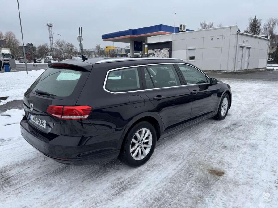 Black Volkswagen Passat 2018 in Vilnius, with an engine capacity of 1.60 L and mileage of 268 thousand km for 8250 €, photo 2 on AUTOMOTO.COM.LV