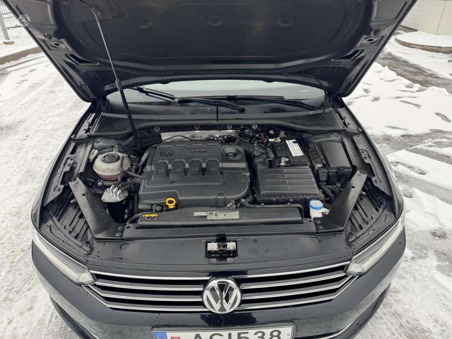Black Volkswagen Passat 2018 in Vilnius, with an engine capacity of 1.60 L and mileage of 268 thousand km for 8250 €, photo 10 on AUTOMOTO.COM.LV