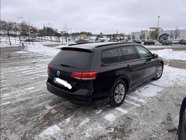 Black Volkswagen Passat 2018 in Vilnius, with an engine capacity of 1.40 L and mileage of 270 thousand km for 9150 €, photo 3 on AUTOMOTO.COM.LV
