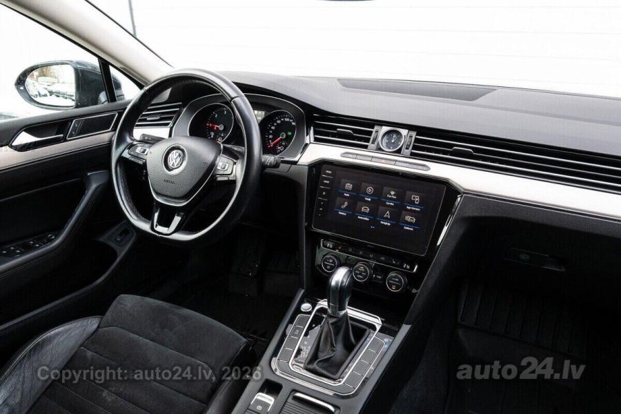 Black Volkswagen Passat 2018 in Riga, with an engine capacity of 2.00 L and mileage of 268 thousand km for 12950 €, photo 8 on AUTOMOTO.COM.LV