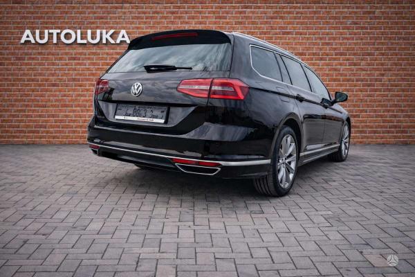 Black Volkswagen Passat 2018 in Marijampole, with an engine capacity of 1.97 L and mileage of 196 thousand km for 16698 €, photo 5 on AUTOMOTO.COM.LV