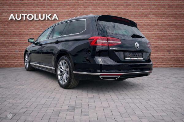 Black Volkswagen Passat 2018 in Marijampole, with an engine capacity of 1.97 L and mileage of 196 thousand km for 16698 €, photo 8 on AUTOMOTO.COM.LV