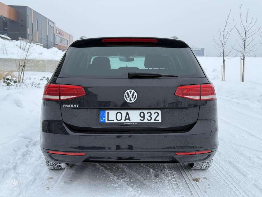 Black Volkswagen Passat 2018 in Vilnius, with an engine capacity of 1.40 L and mileage of 187 thousand km for 13500 €, photo 5 on AUTOMOTO.COM.LV