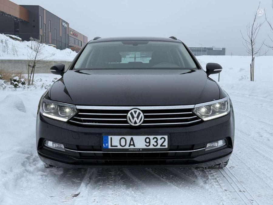 Black Volkswagen Passat 2018 in Vilnius, with an engine capacity of 1.40 L and mileage of 187 thousand km for 13500 €, photo 10 on AUTOMOTO.COM.LV