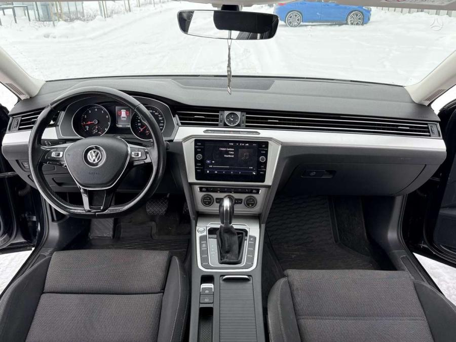 Black Volkswagen Passat 2018 in Vilnius, with an engine capacity of 1.40 L and mileage of 187 thousand km for 13500 €, photo 13 on AUTOMOTO.COM.LV