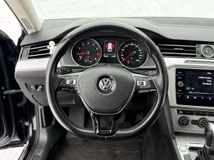 Black Volkswagen Passat 2018 in Vilnius, with an engine capacity of 1.40 L and mileage of 187 thousand km for 13500 €, photo 18 on AUTOMOTO.COM.LV