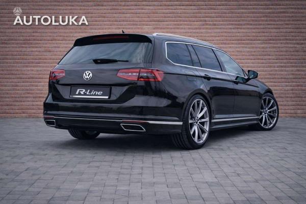 Black Volkswagen Passat 2018 in Marijampole, with an engine capacity of 1.97 L and mileage of 196 thousand km for 16698 €, photo 4 on AUTOMOTO.COM.LV