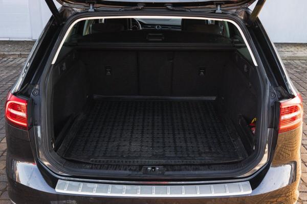 Melns Volkswagen Passat 2018 Ventspils, ar dzinēja tilpumu 2.00 L un nobraukumu 126 tūkst. km par 15800 €, foto 11 vietnē AUTOMOTO.COM.LV