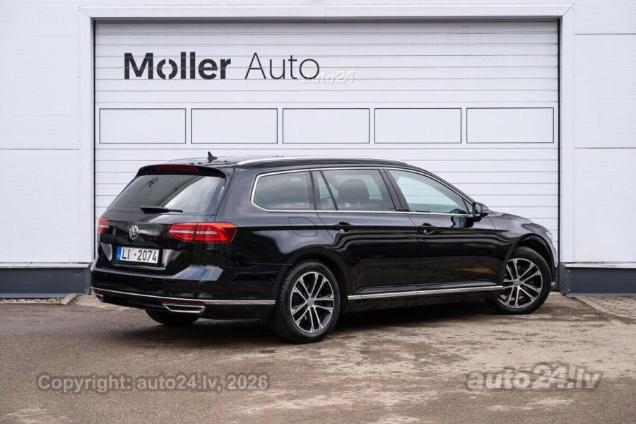Black Volkswagen Passat 2018 in Riga, with an engine capacity of 2.00 L and mileage of 252 thousand km for 13550 €, photo 3 on AUTOMOTO.COM.LV