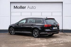 Black Volkswagen Passat 2018 in Riga, with an engine capacity of 2.00 L and mileage of 252 thousand km for 13550 €, photo 4 on AUTOMOTO.COM.LV