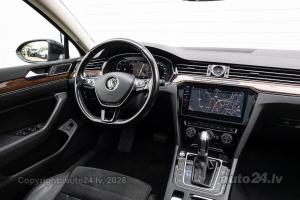 Black Volkswagen Passat 2018 in Riga, with an engine capacity of 2.00 L and mileage of 252 thousand km for 13550 €, photo 9 on AUTOMOTO.COM.LV