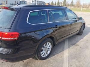 Black Volkswagen Passat 2018 in Kaunas, with an engine capacity of 2.00 L and mileage of 273 thousand km for 11900 €, photo 5 on AUTOMOTO.COM.LV