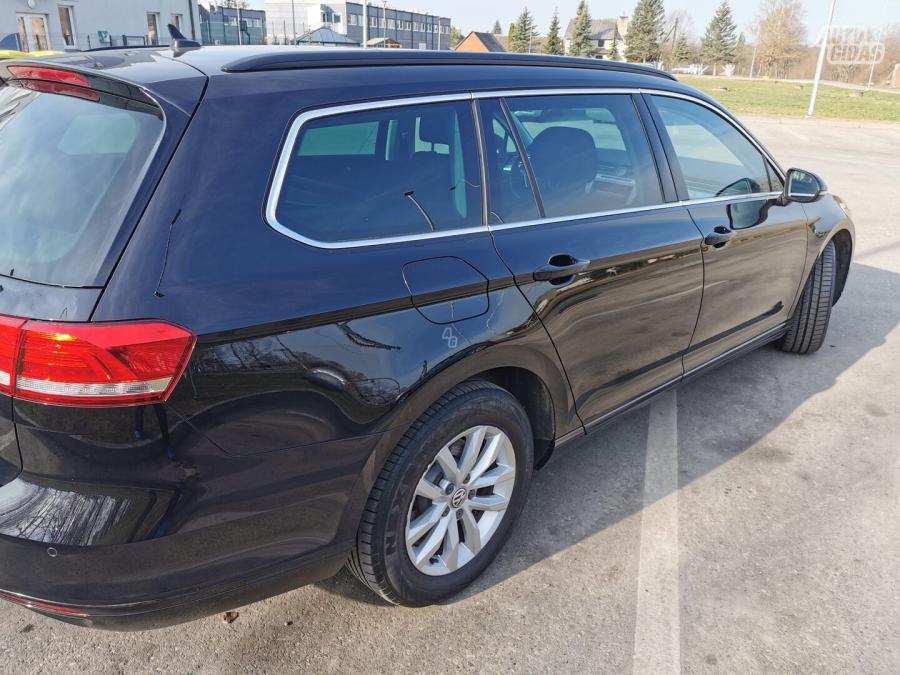 Black Volkswagen Passat 2018 in Kaunas, with an engine capacity of 2.00 L and mileage of 273 thousand km for 11900 €, photo 5 on AUTOMOTO.COM.LV