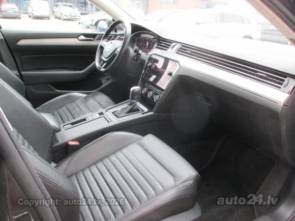 Black Volkswagen Passat 2018 in Tartu, with an engine capacity of 2.00 L and mileage of 235 thousand km for 13990 €, photo 7 on AUTOMOTO.COM.LV