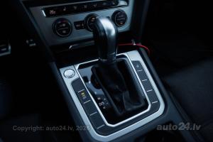 Black Volkswagen Passat 2018 in Tartu, with an engine capacity of 2.00 L and mileage of 255 thousand km for 15500 €, photo 6 on AUTOMOTO.COM.LV