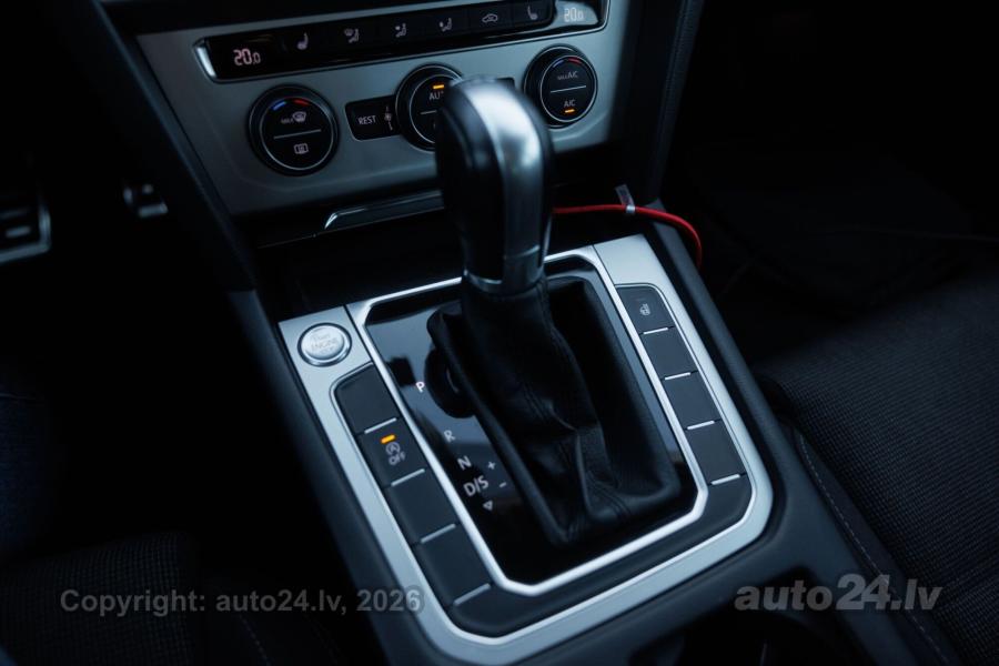 Black Volkswagen Passat 2018 in Tartu, with an engine capacity of 2.00 L and mileage of 255 thousand km for 15500 €, photo 6 on AUTOMOTO.COM.LV