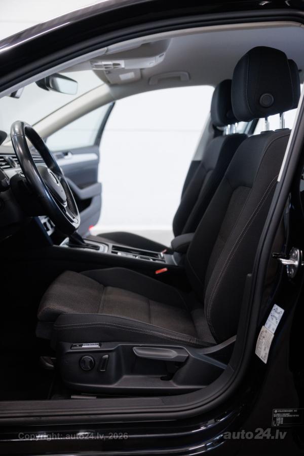 Black Volkswagen Passat 2018 in Tartu, with an engine capacity of 2.00 L and mileage of 255 thousand km for 15500 €, photo 8 on AUTOMOTO.COM.LV