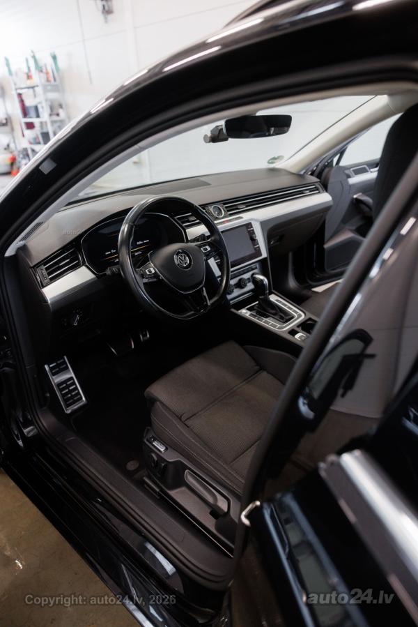 Black Volkswagen Passat 2018 in Tartu, with an engine capacity of 2.00 L and mileage of 255 thousand km for 15500 €, photo 9 on AUTOMOTO.COM.LV