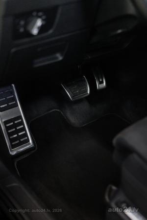 Black Volkswagen Passat 2018 in Tartu, with an engine capacity of 2.00 L and mileage of 255 thousand km for 15500 €, photo 11 on AUTOMOTO.COM.LV