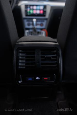 Black Volkswagen Passat 2018 in Tartu, with an engine capacity of 2.00 L and mileage of 255 thousand km for 15500 €, photo 13 on AUTOMOTO.COM.LV