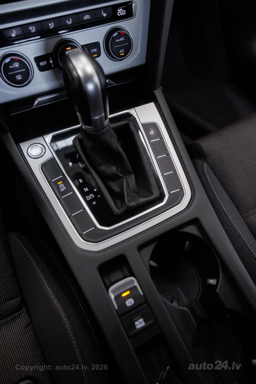 Black Volkswagen Passat 2018 in Tartu, with an engine capacity of 2.00 L and mileage of 255 thousand km for 15500 €, photo 14 on AUTOMOTO.COM.LV