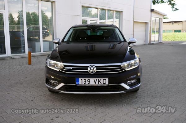 Black Volkswagen Passat 2018 in Tartu, with an engine capacity of 2.00 L and mileage of 242 thousand km for 13999 €, photo 2 on AUTOMOTO.COM.LV