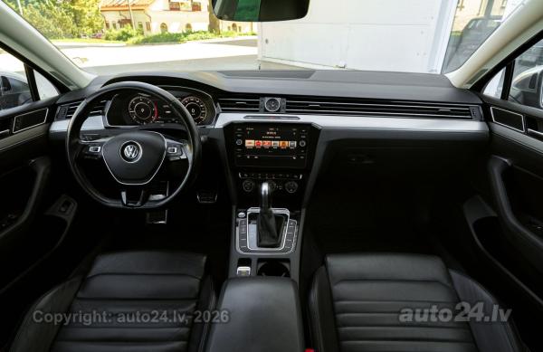Black Volkswagen Passat 2018 in Tartu, with an engine capacity of 2.00 L and mileage of 242 thousand km for 13999 €, photo 7 on AUTOMOTO.COM.LV