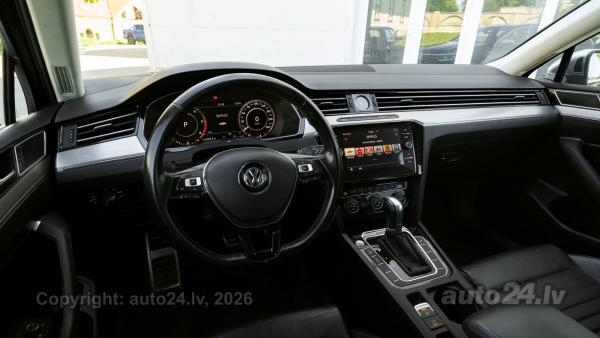Black Volkswagen Passat 2018 in Tartu, with an engine capacity of 2.00 L and mileage of 242 thousand km for 13999 €, photo 9 on AUTOMOTO.COM.LV
