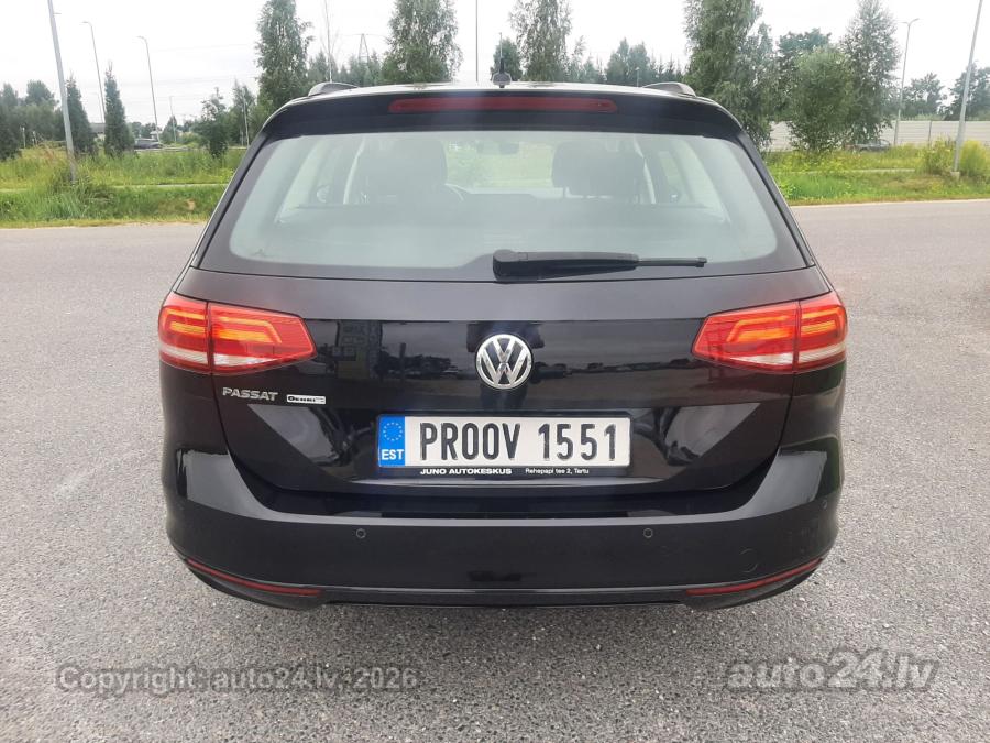 Black Volkswagen Passat 2018 in Tartu, with an engine capacity of 2.00 L and mileage of 225 thousand km for 12990 €, photo 7 on AUTOMOTO.COM.LV