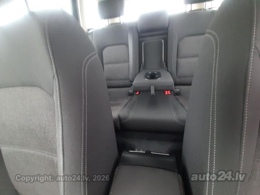 Black Volkswagen Passat 2018 in Tartu, with an engine capacity of 2.00 L and mileage of 225 thousand km for 12990 €, photo 13 on AUTOMOTO.COM.LV