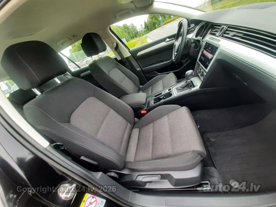 Black Volkswagen Passat 2018 in Tartu, with an engine capacity of 2.00 L and mileage of 225 thousand km for 12990 €, photo 15 on AUTOMOTO.COM.LV