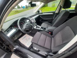 Black Volkswagen Passat 2018 in Tartu, with an engine capacity of 2.00 L and mileage of 225 thousand km for 12990 €, photo 18 on AUTOMOTO.COM.LV