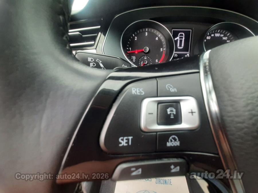 Black Volkswagen Passat 2018 in Tartu, with an engine capacity of 2.00 L and mileage of 225 thousand km for 12990 €, photo 19 on AUTOMOTO.COM.LV