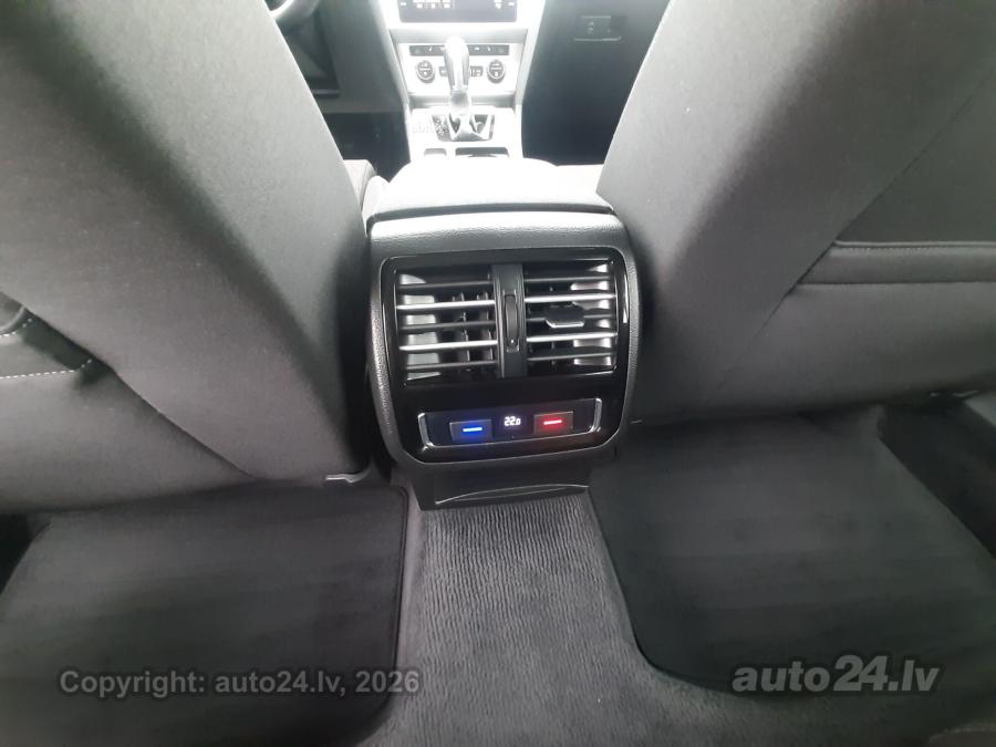 Black Volkswagen Passat 2018 in Tartu, with an engine capacity of 2.00 L and mileage of 225 thousand km for 12990 €, photo 24 on AUTOMOTO.COM.LV