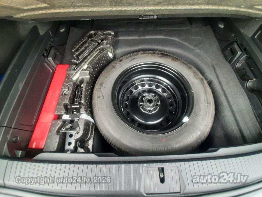 Black Volkswagen Passat 2018 in Tartu, with an engine capacity of 2.00 L and mileage of 225 thousand km for 12990 €, photo 27 on AUTOMOTO.COM.LV