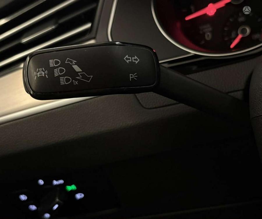 Melns Volkswagen Passat 2018 Marijampole, ar dzinēja tilpumu 1.97 L un nobraukumu 219 tūkst. km par 13950 €, foto 26 vietnē AUTOMOTO.COM.LV